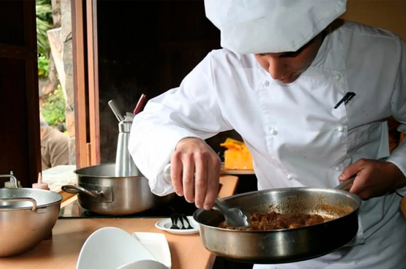 Canarian Wrinkled Potatoes 【RECIPE】- VillaGranCanaria